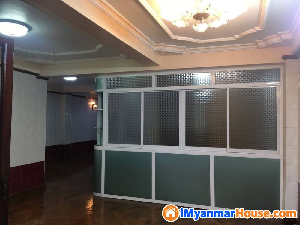 #junction mawtin အနီး ပြင်ဆင်ပြီး အိပ်ခန်း-2ခန်းပါ ပထမထပ် တိုက်ခန်း အင ...
