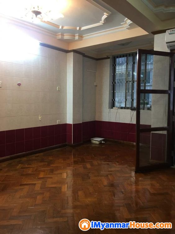 #junction mawtin အနီး ပြင်ဆင်ပြီး အိပ်ခန်း-2ခန်းပါ ပထမထပ် တိုက်ခန်း အင ...