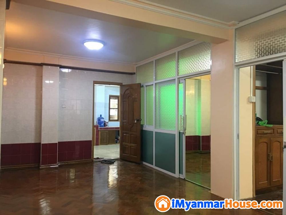 #junction mawtin အနီး ပြင်ဆင်ပြီး အိပ်ခန်း-2ခန်းပါ ပထမထပ် တိုက်ခန်း အင ...