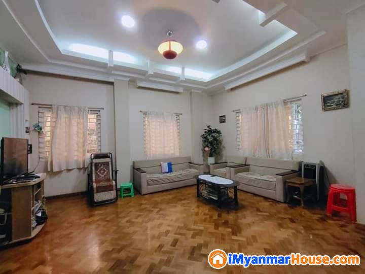 9 မိုင် ပြည်လမ်းအနီး အသင့်နေ ဈေးတန် လုံးချင်းအရောင်း - For Sale - မရမ ...