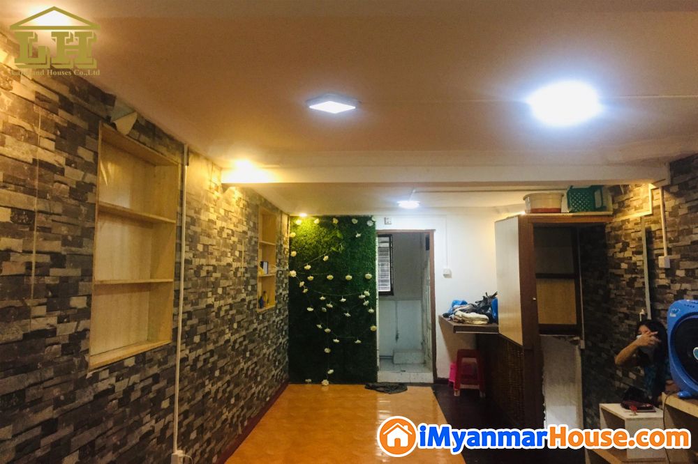 (15'x50')အကျယ်၊ စမ်းချောင်း၊ ကျွန်းတောကျောင်းလမ်း၊ ပြင်ပြီး တိုက်ခန်းမ ...