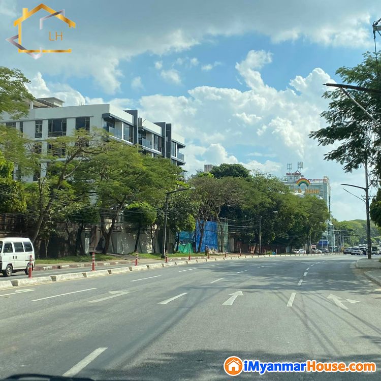 (101'/80'x97')အကျယ်၊ ကမာရွတ်၊ ဦးဝိစာရလမ်းမပေါ်၊ စီးပွားရေးလုပ်ရန ...